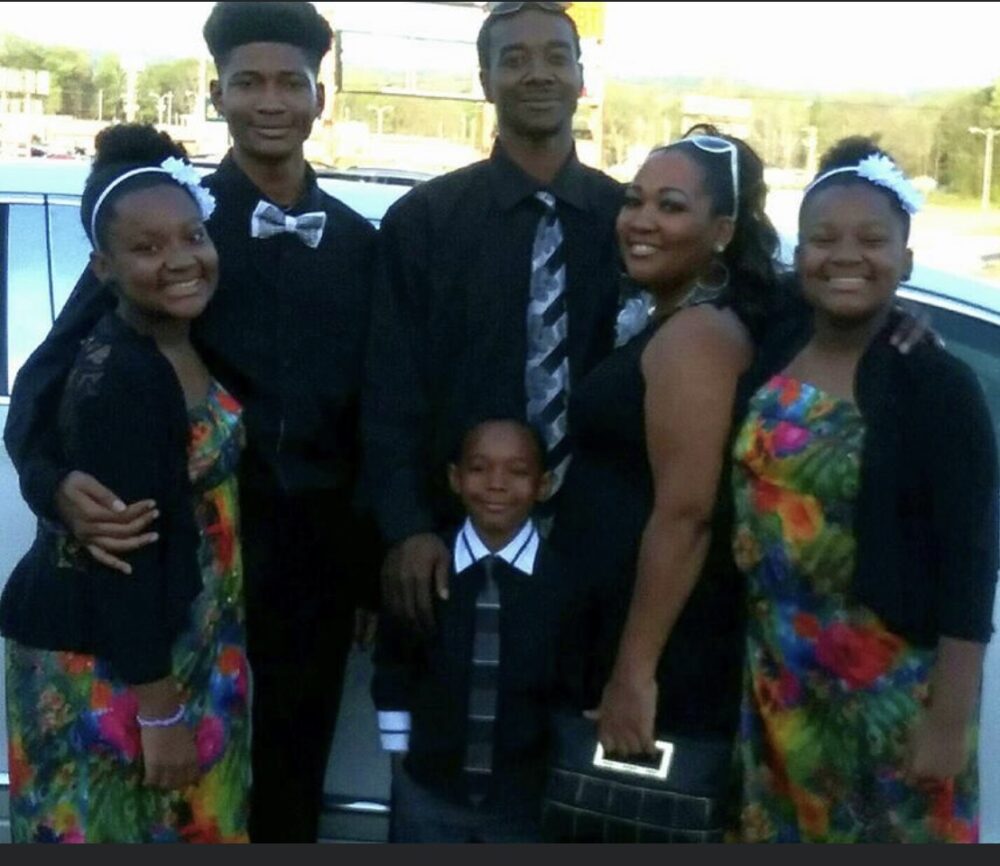 Jimmika Welch — Spondivits Food & Spirits